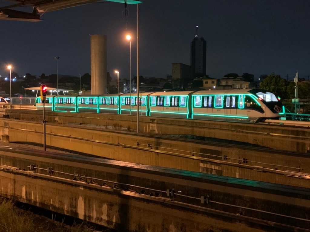 Mês do Meio Ambiente: Metrô ilumina monotrilho e estações da Linha 2-Verde