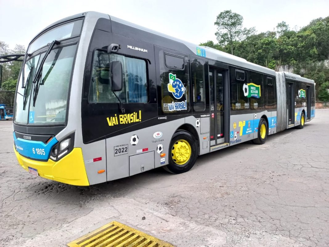 SPTrans estiliza ônibus em torcida para seleção na Copa do Mundo