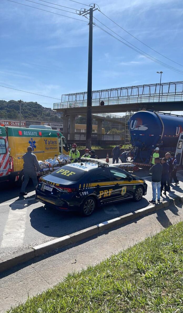 Acidente na rodovia Régis Bittencourt em Itapecerica da Serra - Mobilidade Sampa