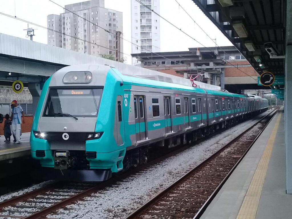 Ocorrências afetam circulação da Linha 8-Diamante nesta terça-feira ...