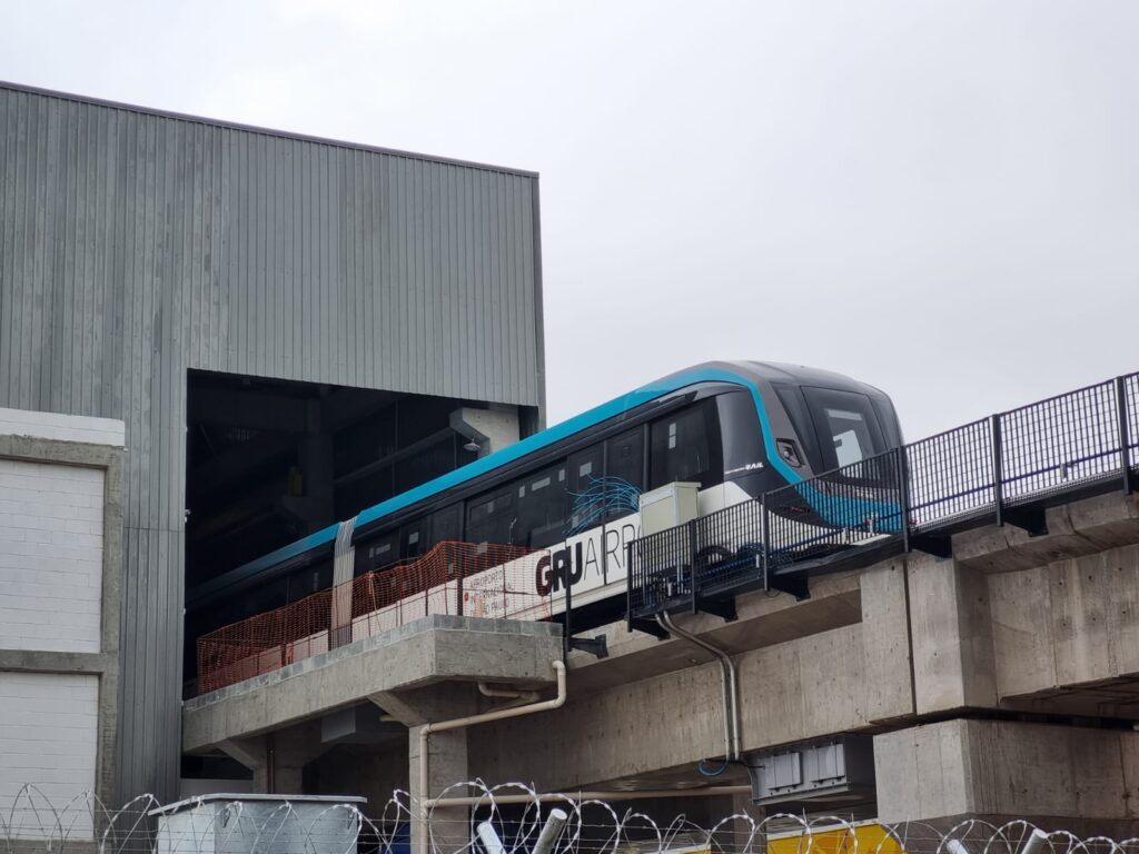 Marcopolo Rail entrega material rodante para os People Movers do ...